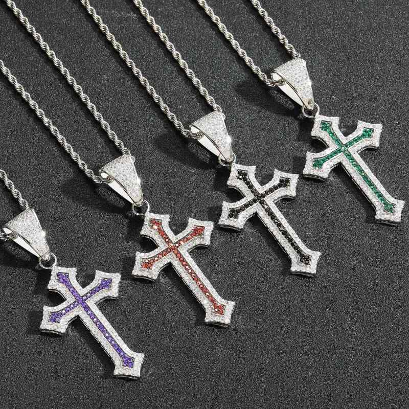 ・カテゴリ: ネックレス・スタイル: ヒップホップ・スタイル分類: 個性派・素材: 銅・加工: ジルコニア埋め込み・モチーフ: 十字架・チェーン: 3mm×60cm ステンレスツイストチェーン・カラー展開: シルバーレッド、シルバーグリーン...