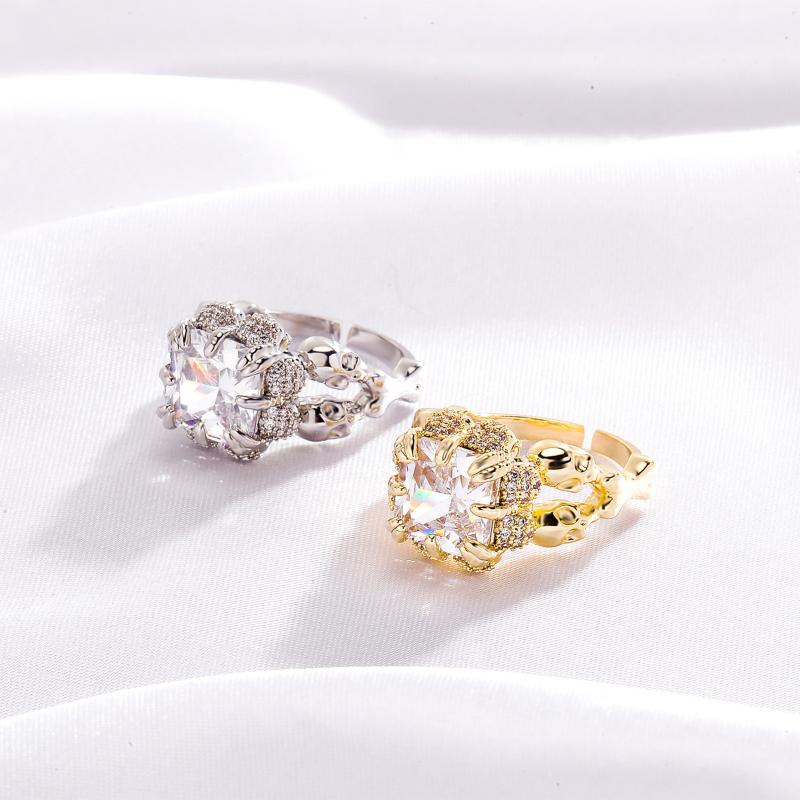 ・カテゴリ: アクセサリー・対象: ユニセックス・スタイル: ヒップホップ・テイスト: 個性派・素材: 銅・デザイン: 動物モチーフ・モチーフ: ドラゴンクロー・加工: マイクロセッティング・リングタイプ: 調節可能・流行要素: 不規則デザ...