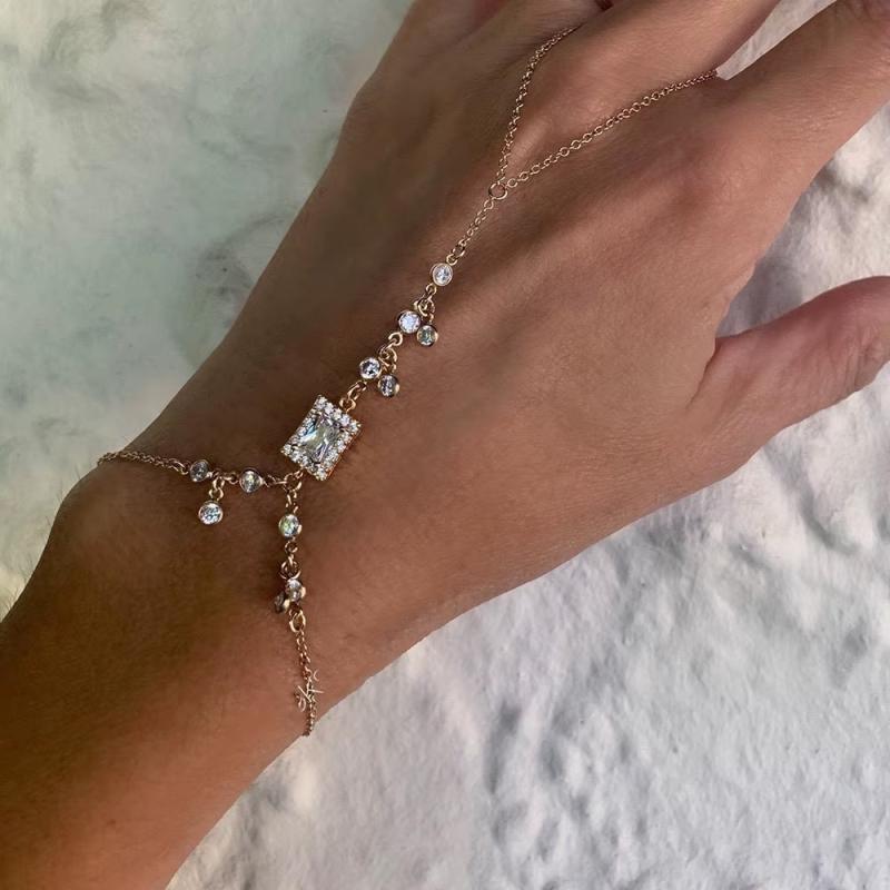 ・カテゴリ: ブレスレット・素材: ラインストーン・加工方法: 電気メッキ・対象: 女性用・形状: 水滴型・用途: 旅行記念・カラー展開: ゴールド、シルバー・スタイル: ボヘミアン、レトロ、ナチュラル