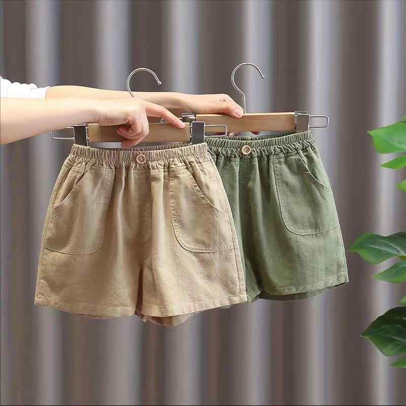 ・カテゴリ: キッズパンツ・スタイル: カジュアル・主な素材: 綿91-95%・パンツ丈: ショートパンツ・ウエスト位置: 中腰・カラー展開: カーキ、アーミーグリーン・サイズ展開: 90、100、110、120、130、140・対象年齢:...
