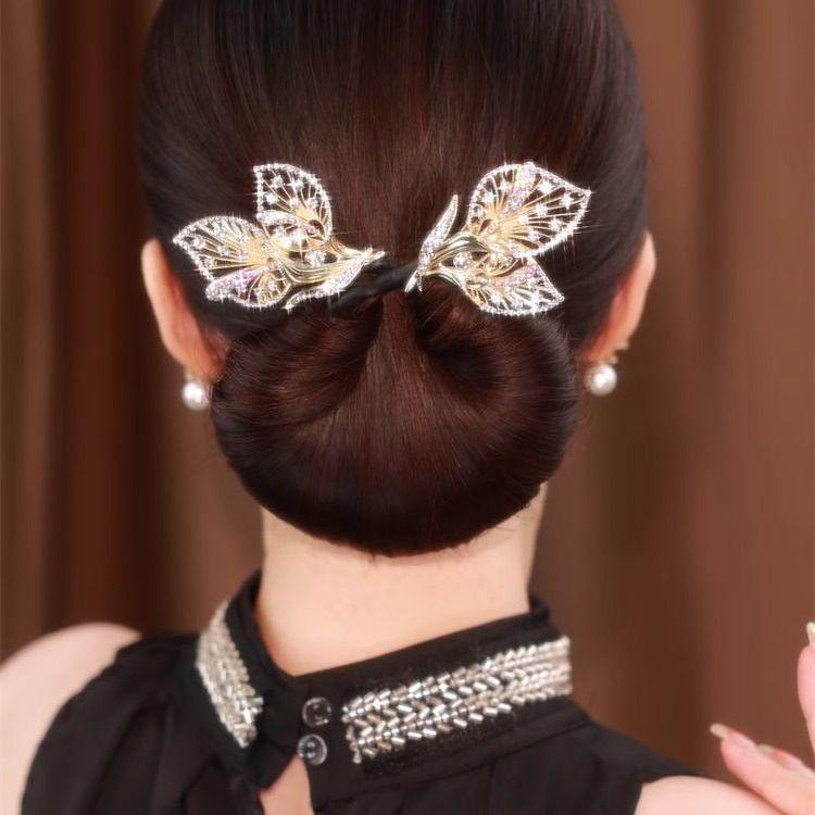 ・カテゴリ: ヘアアクセサリー・主な素材: 亜鉛合金・デザイン: 花柄・加工技術: 電気メッキ・カラー展開: ブルー、ブラック、ゴールド、レッド・スタイル: 日韓風、フレッシュ・スウィート・タイプ: ヘアスティック・柄: 植物・花・サイズ:...