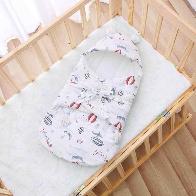 ・カテゴリ: 抱っこ布団・主な素材: 綿95%以上・詰め物: 綿100%・柄: 動物、キャラクター・カラー展開: 幸運モチーフ、クジラと気球、宇宙飛行士ベア、寿司と子犬、星とクマ、黄色いウサギ・サイズ展開: 0-4ヶ月用 (身長70cmまで...