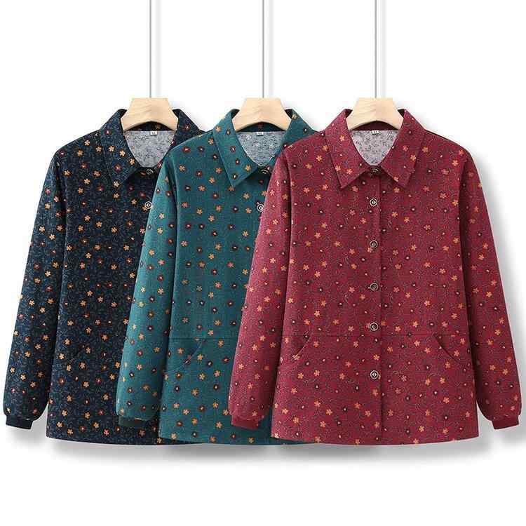 ・カラー展開: レッド、ブルー、ダークネイビー