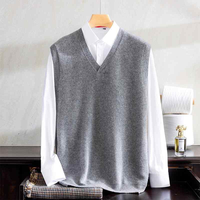 ・カテゴリ: カシミヤセーター・スタイル: プルオーバー・シルエット: ルーズフィット・ネックライン: Vネック・袖丈: ノースリーブ・テイスト: シンプル・柄: 無地・主な素材: カシミヤ95%以上・シーン: カジュアル・加工: 高温定形...