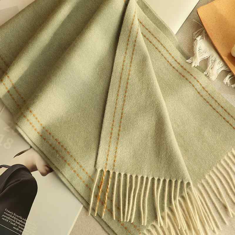 ・編み方: 平織り・機能: 保温・適用シーズン: 冬・着丈: ミドル丈・カラー展開: ヘイジーグリーン、レトロレッドブラウン、アンバー・サイズ展開: フリーサイズ・主な素材: カシミヤ100%・デザインテイスト: ビジネス、カジュアル、ファ...