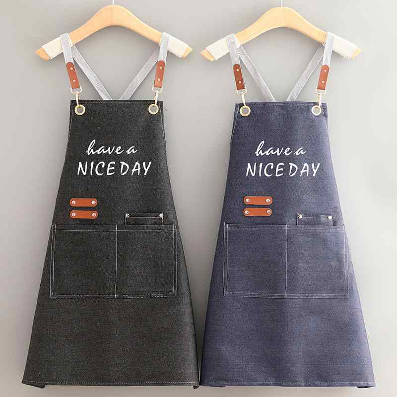 ・カテゴリ: エプロン・種類: 袖なしエプロン・用途: 汚れ防止・主な素材: デニム・サイズ: フリーサイズ・スタイル: キャラクター・柄: キャラクター/アニメ・カラー展開: デニムカラー、ブラック、ブルー・対象: ユニセックス、カップル...