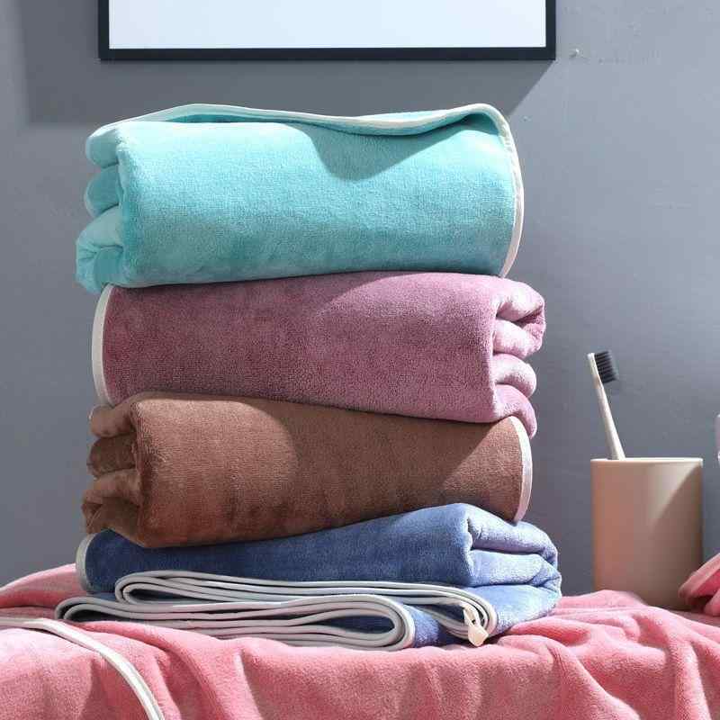 ・素材: 超極細繊維・糸番手: 100D・織り方: 平織り・目付け: 約100g～120g未満・カラー展開: シンプルピンク、シンプルブルー、シンプルグリーン、シンプルパープル・サイズ: 約75cm×35cm・カテゴリ: フェイスタオル