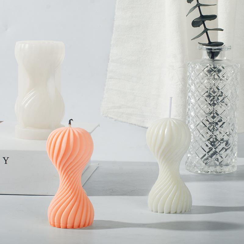 ・カテゴリ: ケーキ型・形状: 円形ウェーブ・素材: 食品グレードシリコン・用途: 石膏飾り・スタイル: モダンシンプル・カラー: ホワイト