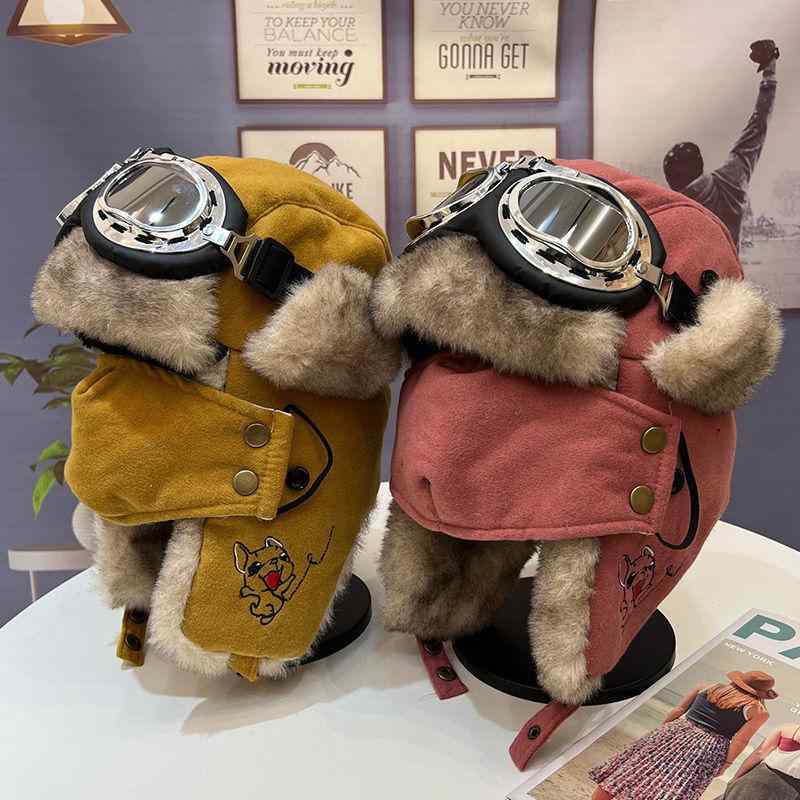 ・カテゴリ: ニット帽・柄: 無地・つばの形状: つばなし・カラー展開: 黄色、ダークグレー、カーキ、レンガレッド・サイズ展開: フリーサイズ（頭囲54-59cm）・機能: UVカット、ネックガード、通気性、防水、保温、防風、日よけ、防虫、...