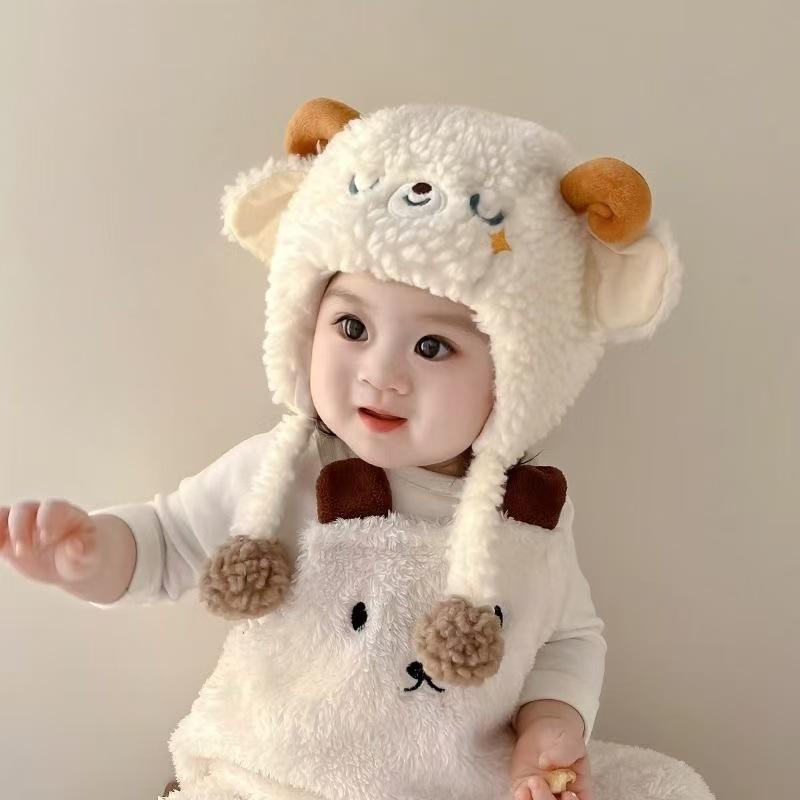 ・カテゴリ: ニット帽・カラー展開: カーキ、ブルー、オフホワイト・サイズ: 頭囲45-50cm・帽頂: ラウンドトップ・機能: 保温・素材混率: 81-95%・スタイル: キュート・対象年齢: 6-12ヶ月、1-2歳・加工: ジャガード・...