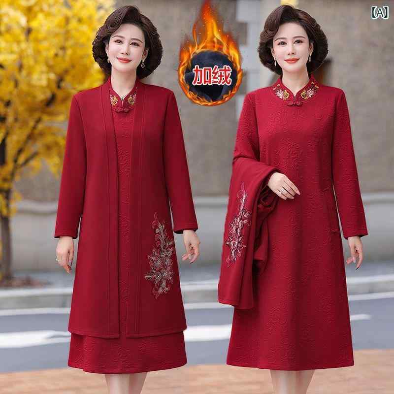 ・カテゴリ: チャイナドレス・主な素材: ポリエステル・素材構成: ポリエステル95%以上・丈: ミドル丈・ネックライン: ポインテッドカラー・前合わせ: ラウンド・袖丈: 長袖・スリット: ミドルスリット・カラー: レッド・サイズ展開: ...