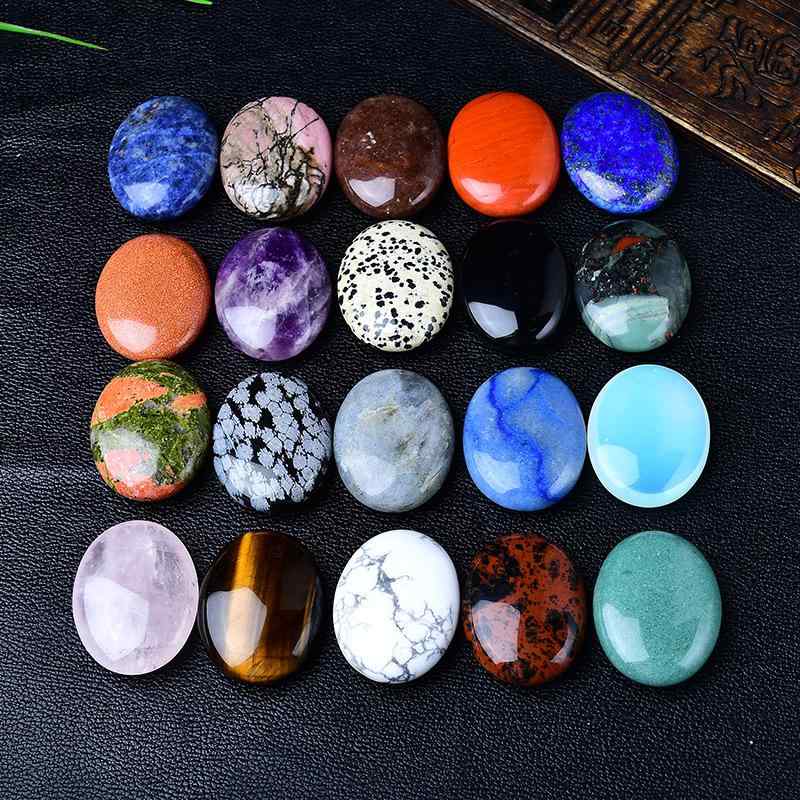 ・種類: 白水晶・形状: 原石、未加工石・カラー展開: 白水晶、紫水晶、ラピスラズリ、孔雀石、スポッテッドストーン、ライラック、ストロベリークォーツ、スノーフレークストーン、ソーダライト、トパーズ、オパール、ローズクォーツ、ホワイトターコイ...