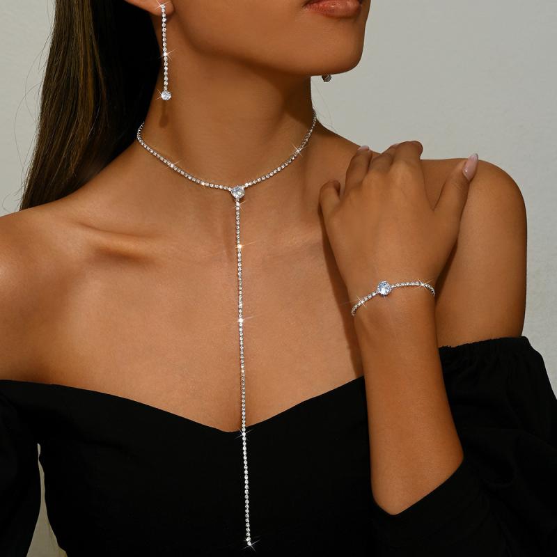 ["・素材: 銅・加工: 電鍍・セット内容: イヤリング、ネックレス、ブレスレット・チェーンスタイル: サイドチェーン・ペンダント素材: ラインストーン・柄: ハート、しずく、ベル・カラー: シルバー・純度: 純天然・スタイル: ...