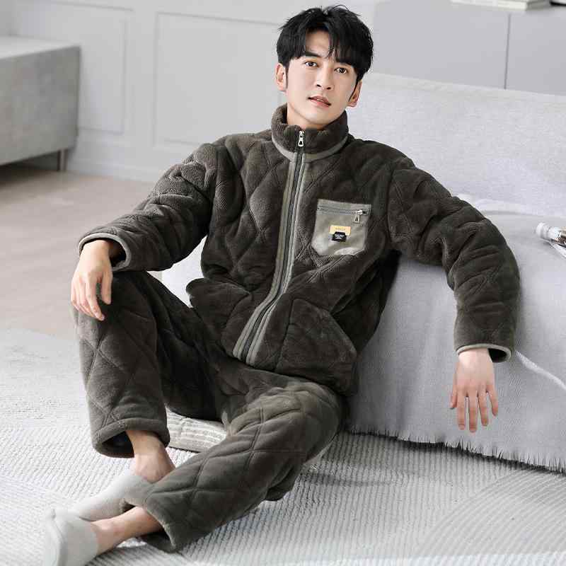 ・カテゴリ: パジャマ・素材: 中綿、ポリエステル100%・スタイル: セットアップ・厚さ: 厚手・生地厚さ: 超厚手 (351～400g/平米)・ネックライン: スタンドカラー・袖丈: 長袖・丈: ロングパンツ・機能: リラックス、通気性...