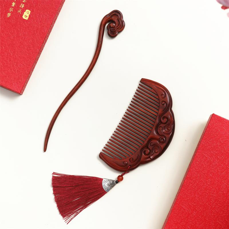 ・カテゴリ: 櫛・主な素材: 檀木・サイズ: 10〜15cm