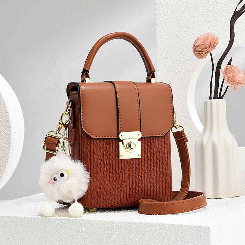 ・カラー展開: グリーン、マスタードイエロー、カーキ、コーヒー、オフホワイト、ブラック・スタイル: ストリートトレンド・素材: PU・バッグの形状: 横型スクエアバッグ・サイズ: 小・トレンド要素: ストロー（麦わら）調・裏地素材: ポリエ...