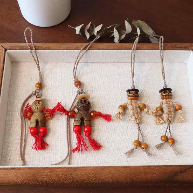 ・加工方法: 半手工・素材: 駝骨・カラー展開: 手工編みアダイ駝骨ペンダント、レッド手工編みアダイペンダント・スタイル: 新中式・スタイル分類: 個性トレンド・デザイン: クマ、ブタ、動物・トレンド要素分類: 民族風、和風