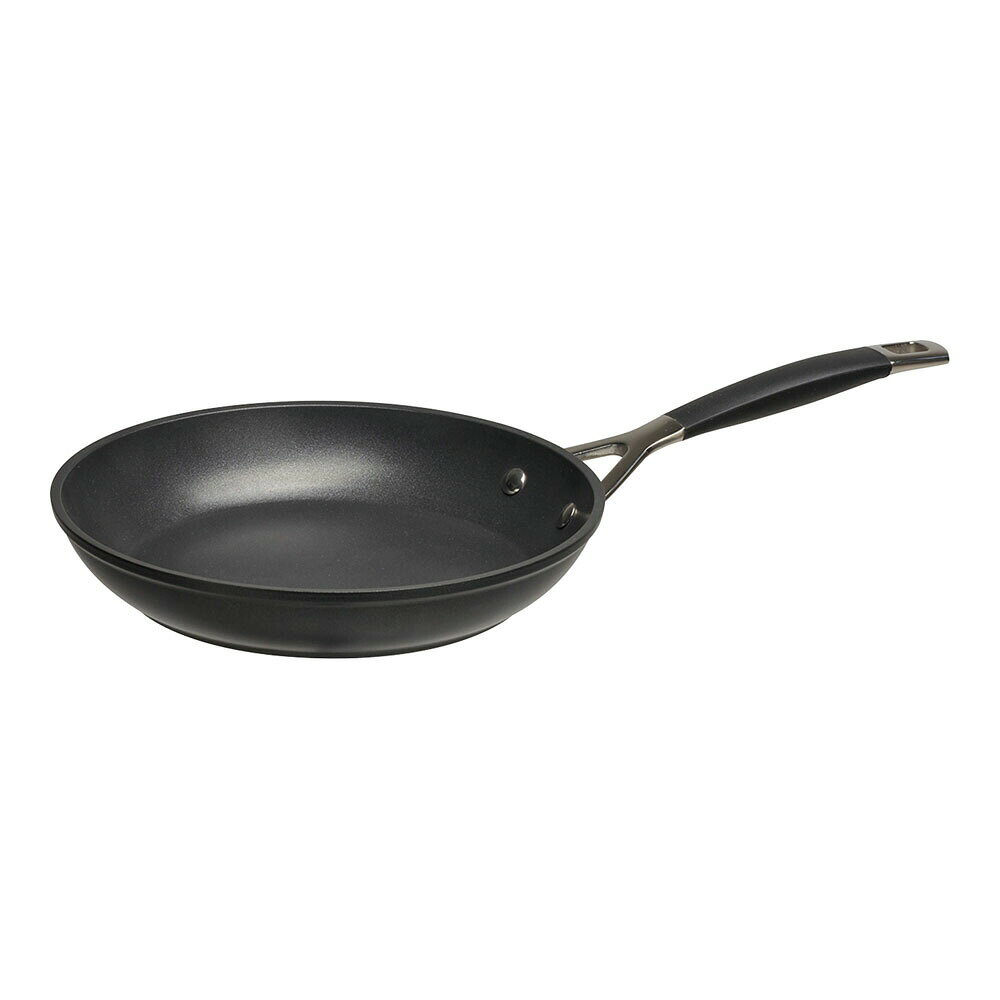 商品説明 商品名：ル・クルーゼ　TNS　シャローフライパン 962030−22　22cm品番：ALK4502 サイズ表示 ●cm:22●外径×深さ(mm):230×45●容量(L):1.2●質量(kg):0.8●底径(mm):157●板厚(...
