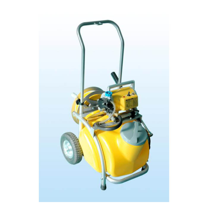 【特徴】■最大吸水量：50Hz 3.2L／分、60Hz 4.0L／分■吐出量：50Hz 2.2~2.5L／分、60Hz 2.7~2.9L／分■最高圧力：締め切り時 3.5MPa（35kgf／cm^2）■ノズル：噴霧・直射自在調整式■吐出ホー...