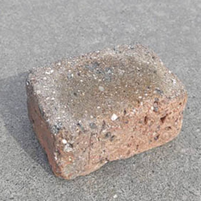 [用途]：小さいレンガなのでお庭にもベランダなどにも幅広く使えます[サイズ]：約100×60×50mm