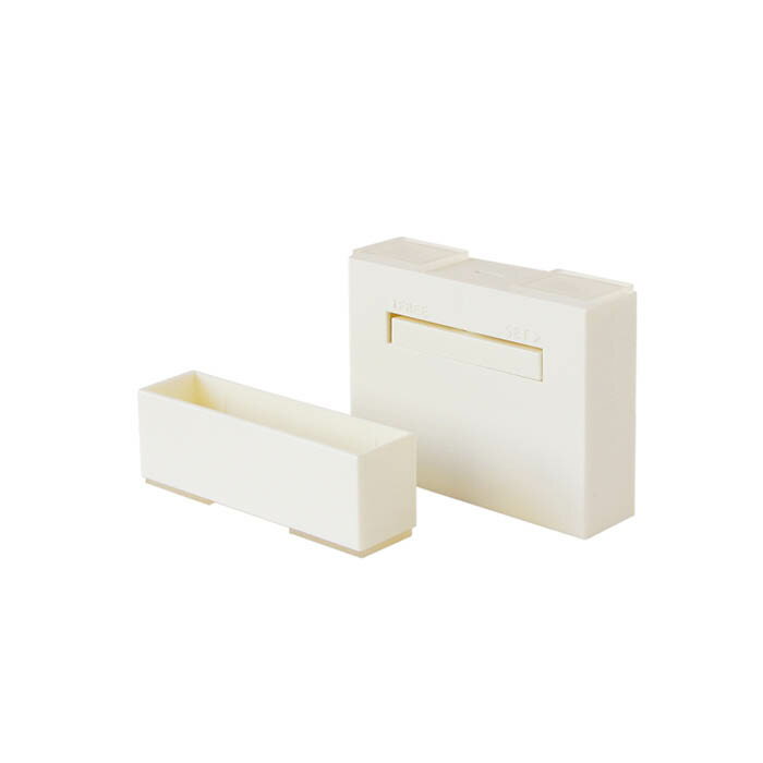 [特長]：■LABRICO(ラブリコ)シリーズ 賃貸向けDIY商品■1×4材のスリム感をそこなわないシンプルなデザインに、強力突っ張り機構を内蔵。■工具不要! 1×4材にかぶせて突っ張るだけで簡単に取り付けできます。■使用サイズは縦方向で1...