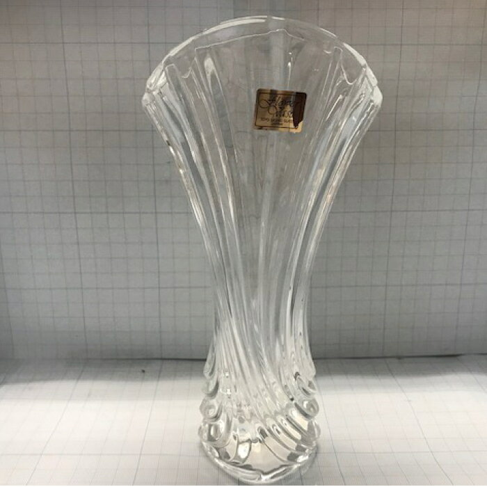 [特長]：■洗練されたデザインのガラス花器