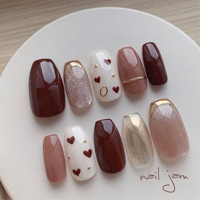 一つ一つ丁寧に、それぞれ爪のサイズに合わせてオリジナルのバランスでアートを施します。 一つ一つ手作りのネイルチップ。簡単に付け外しできて何度でも繰り返し使えます。商品情報素材/材質プラスチック素材 樹脂製ジェルサイズ/寸法オーダーチップ7種...