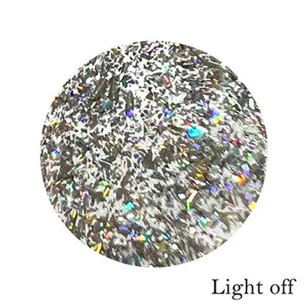 1355　レーザーシルバー透明感のあるアースカラーをベースとし、オーロラ系のフラッシュジェルシリーズ。夏の太陽光で反射して、まるでレーザー光を連想する輝き。※化粧品登録外撹拌要推奨ライト：UV36W硬化波長：405nm内蓋シーリング無し/容...