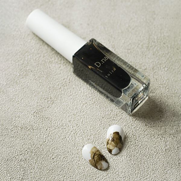 商品到着後レビューを書いて次回使える200円OFFクーポンGET05　朽葉色ジェルの上に垂らすだけで簡単にアートが完成するネイルインクです。クリアとマットで、それぞれ違う楽しみ方ができます。※ご使用前によく振ってからお使いください。5ml9...