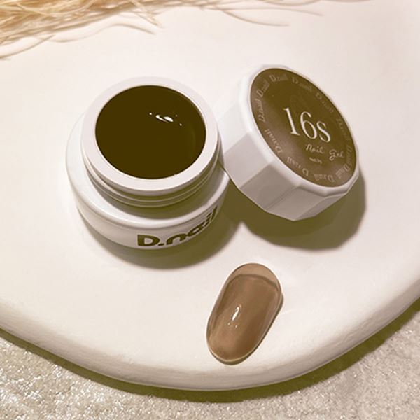 商品到着後レビューを書いて次回使える200円OFFクーポンGET16S　ココアブラウンおしゃれなシロップカラーシリーズワンカラーはもちろん、ニュアンスアートに最適なジェルです。「D．nailシャーベットマグジェル」シリーズの近いお色味と重ね...