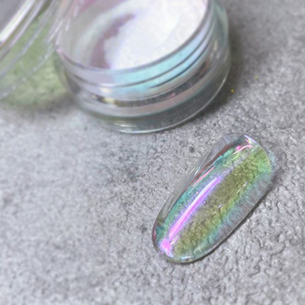 商品到着後レビューを書いて次回使える200円OFFクーポンGETSP5　グリーンパープル佐溝先生セレクトしゃぼん玉の膜のようなクリア感のあるオーロラパウダー。ブルーグリーンベースにパープルの光がでます。約0．5g