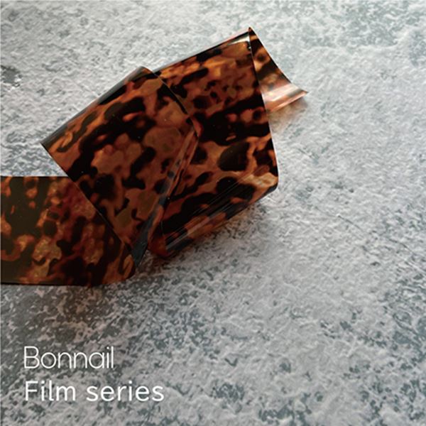 商品到着後レビューを書いて次回使える200円OFFクーポンGETべっ甲オレンジべっ甲柄の転写フィルムです。ベーシックでありながらお洒落でハイクオリティな色と柄にこだわりました。転写フィルムなのでアートに一切厚みが出ずアレンジの幅が広がり、複...