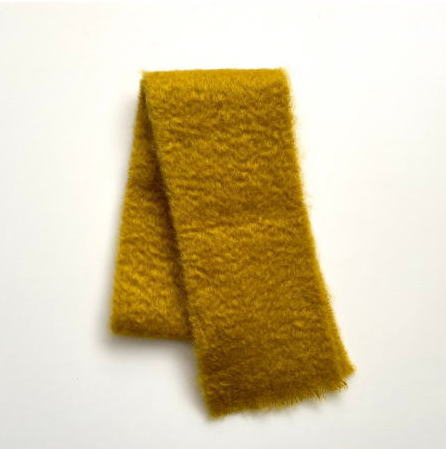 MANTAS EZCARAY ( マンタス エスカレイ) FOLARD MOHAIR　モヘアマフラー ふんわりやわらかく編み上げたマフラーで、毛足が 長く軽くて暖かな着用感。 上品な光沢感があり、カ ジュアルなコーディネートだけでなく、きち...