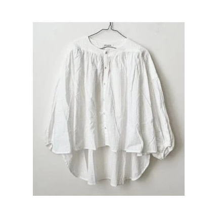 メーカー希望小売価格はメーカーサイトに基づいて掲載していますESTROISLOSE(エストゥロワルーズ)ストライプカットジャガードプルオーバー モデルコーディネート ハニカム素材と60ローンのカットフリンジを組み 合わせたボリュームたっぷり...