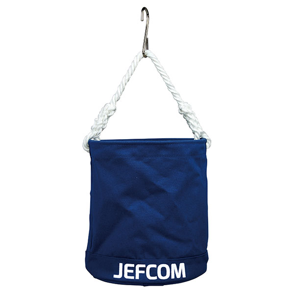 ※　商品詳細　※ メーカー ジェフコム（JEFCOM） 商品名 丸型バケツ（フック付） 商品型番 DB-270AB 特徴 ●なんでも入る帆布製バケツ●S環フック付●色：青●サイズ：270φ×高さ300mm 仕様 用途 0 本体サイズ ●サイ...
