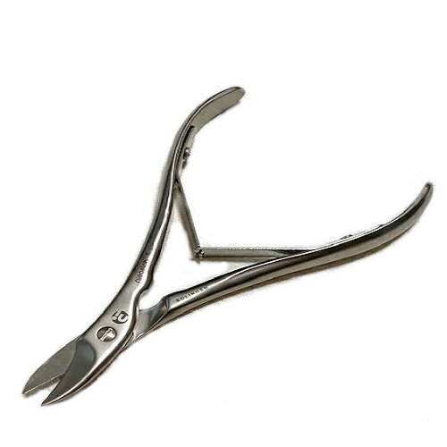 商品ポイント ●弱い力でもスムーズに爪が切れる。軽くて使いやすいドイツ製のニッパー爪切り。 ●形状はニッパー型。しかし刃部はハサミ型。ありそうでなかった衝撃軽減型の爪切り。 ●細身で爪の間に入り込みやすく、爪切りが困難な巻き爪にも対応。 ●...