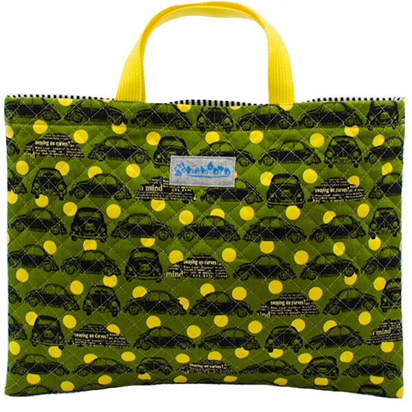 ■商品説明文 1.シワになりにくい丈夫なキルティングバッグ本体は中綿入りのしっかりとしたキルティング素材。2.小学校・幼稚園・保育園からの一般的な指定サイズ30×40cmお道具箱や大判の絵本などがすっぽり入る定番サイズ。3.内側にネームタグ...