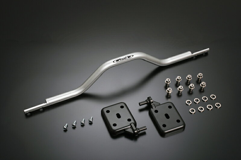 車種：ハイエース　適合型式：TRH/KDH/GDH200系　※標準ボディ専用固定概念をブチ壊せ! 剛性アップがロール削減に絶大な威力を発揮!ローダウンの一般的な手法として用いられるローダウンブロック。クスルハウジングとリーフスプリングの間に...