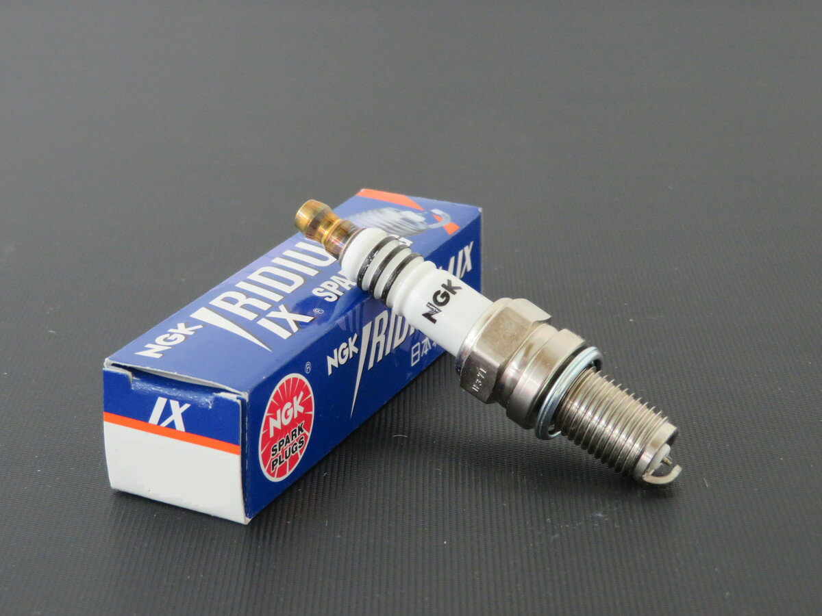 【ストックNo】3548【端子形状】分離形【熱価】8番【六角対辺（Hex）】16mm【ネジ径】12Φ【ネジ長】19mm※適合詳細はメーカーホームページでご確認ください●イリジウムIXプラグは、一般プラグに比べ燃焼の広がりが速く、また絶縁体先...