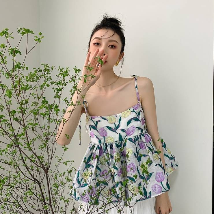 華奢な肩紐が繊細で上品なぺプラムキャミソールです。デコルテを綺麗に演出し、腰を高く見せてくれます。【カラー】パープル、ピンク【サイズ(cm)】S：総丈62　バスト88M：総丈63　バスト92L：総丈64　バスト96※1-3cmほどの誤差があ...