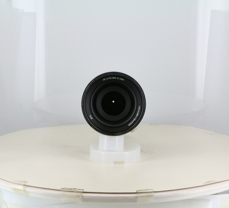 「カメラのナニワ　梅田買取センター在庫」【AFレンズ】商品コード：2221091087802付属品：FRキャップ フード商品状態：外観スレ レンズ内チリランク：B店舗在庫を移動するため2〜3日のお時間を頂戴いたします。※オンラインで見た事と...