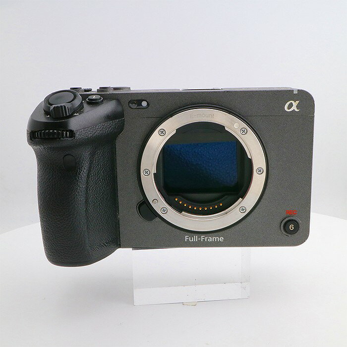 「レモン社渋谷店在庫」【デジタル一眼】商品コード：2111080032084付属品：元箱 バッテリー 充電器 XLRハンドルユニット商品状態：外観スレランク：B店舗在庫を移動するため2〜3日のお時間を頂戴いたします。※オンラインで見た事と商...