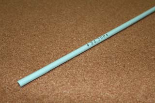 ハダカ線ワイヤーの24番線です。 長さ　45cm　・　1束　200本入りです。 当ショップ取り扱いのハダカ線ワイヤーで ちょうど真ん中の番手となります。 一番の売れ筋であり、作品に非常に使いやすく、 パーツの固定に最適です。 画像はイメージ...