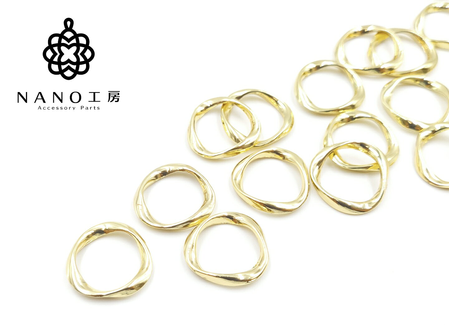 ひねりメタルリング20mm＊ゴールド★6個 内容量→6個 サイズ→直径約20mm 素材→ 金属 色→ゴールド ※インポート商品のため、商品にバリ等がある場合がございます。予めご了承のうえご購入をお願い致します。 ※バリがある場合はバリを取っ...