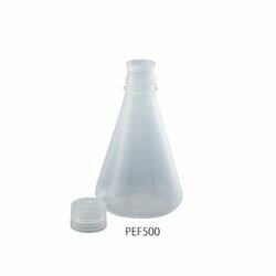 PP三角フラスコ（スクリューキャップ付） 500mL (1個) キャップと目盛り付きで便利です。PP三角フラスコ（スクリューキャップ付） 500mL (1個)。容量（mL）：500一目盛（mL）：100　※目盛は目安です。材質：PPオートク...