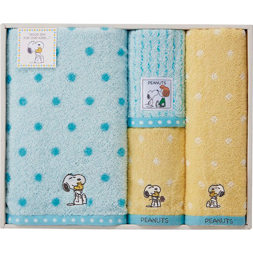 PEANUTS どこか懐かしく、あたたかな雰囲気をもつタータンチェック。チェックファッションに身を包んだスヌーピーがゆったりとティータイムを楽しんでいるアートをさりげなくあしらいました。華やかでありなPEANUTS どこか懐かしく、あたたか...