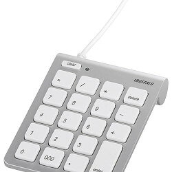 数字入力もサクサク進むMac専用テンキーボード、Macユーザー待望Macで数字入力を快適に!。打ち間違いも「Clearキー」で一発取消!。数字入力もラクラク!「000」キー付き。検索キーワード:BSTK08MSV IBUFFALO([インタ...