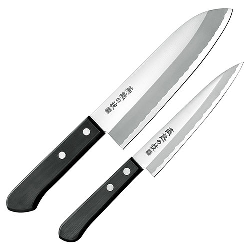 肉、魚、野菜などオールマイティに使える三徳包丁。 果物の皮むきや飾り切りなどに便利なペティナイフ。 刀身はさびにくく、お手入れのしやすいステンレス刃物鋼を採用。・肉、魚、野菜などオールマイティに使える三徳包丁。・果物の皮むきや飾り切りなどに...