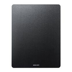 滑るような操作感を実現したハードでしっかりした快適マウスパッド。Lサイズ。滑りの良さを追求した表面加工です。ゲーミング用としても満足いただける性能です。しっかしした硬さで反りや湾曲を防ぎます。裏面は激しい動きでもずれにくい滑り止めパターンの...