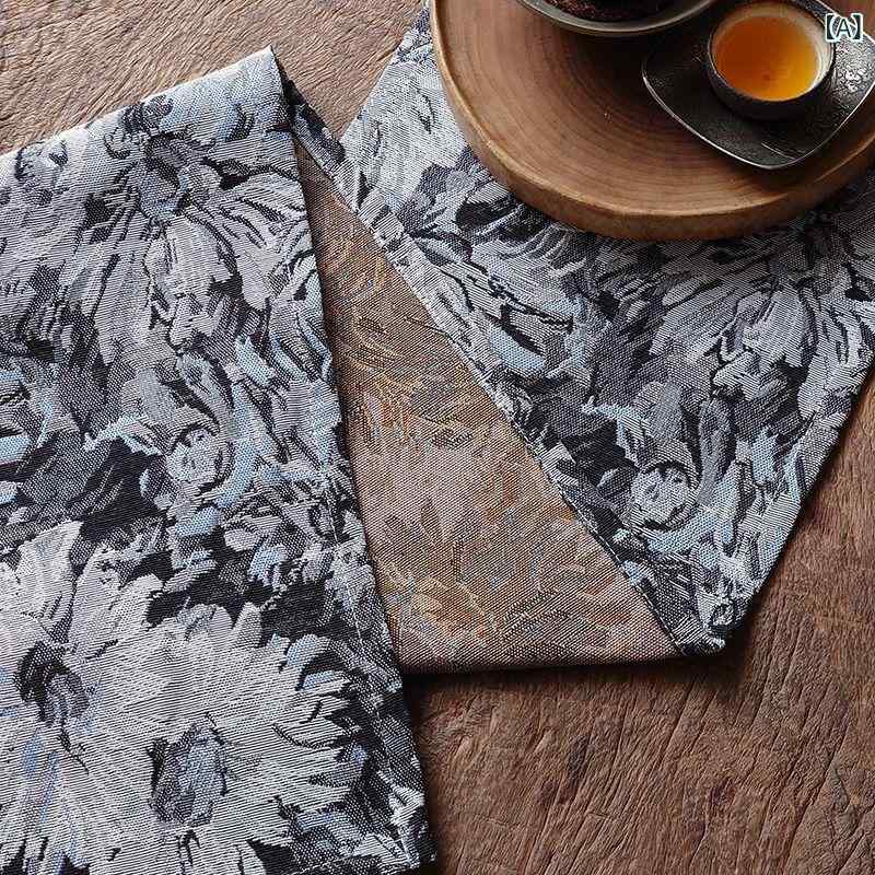 ・主な素材: ポリエステル・カテゴリ: テーブルランナー・形状: 長方形・カラー展開: モネグレー、モネブルー、モネグリーン、ペルシャチェック、レトロひまわり・サイズ展開: 幅約30cm×長さ100cm、幅約30cm×長さ140cm、幅約3...